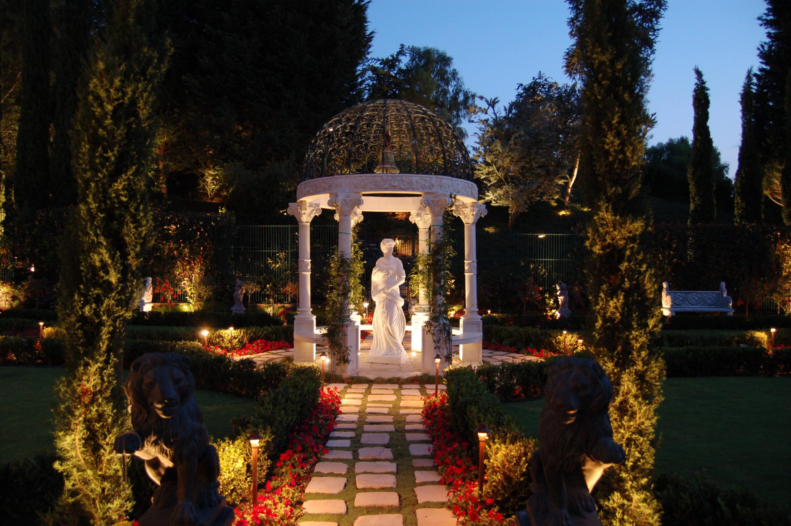 Eight Ways to Create an Outdoor Living Space Your Neighbors Will Envy ...