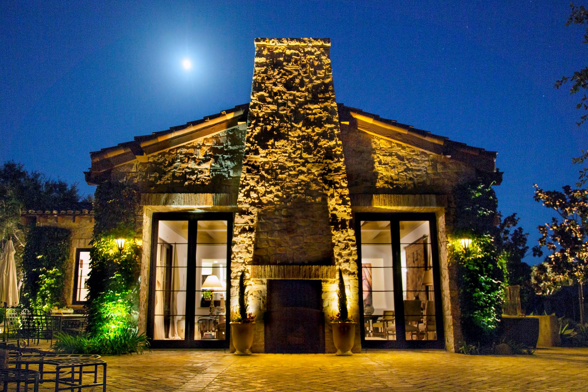 Bistro Lights and Pergolas: Patio String Light Ideas to Brighten Up ...