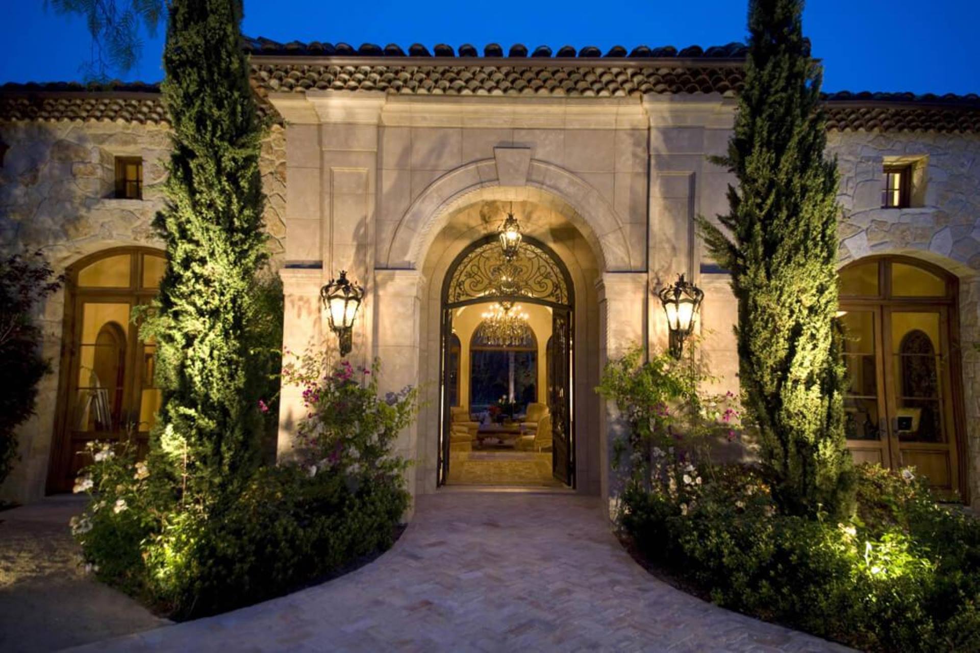 Factors to Consider When Choosing Exterior House Lights in Rancho Santa ...