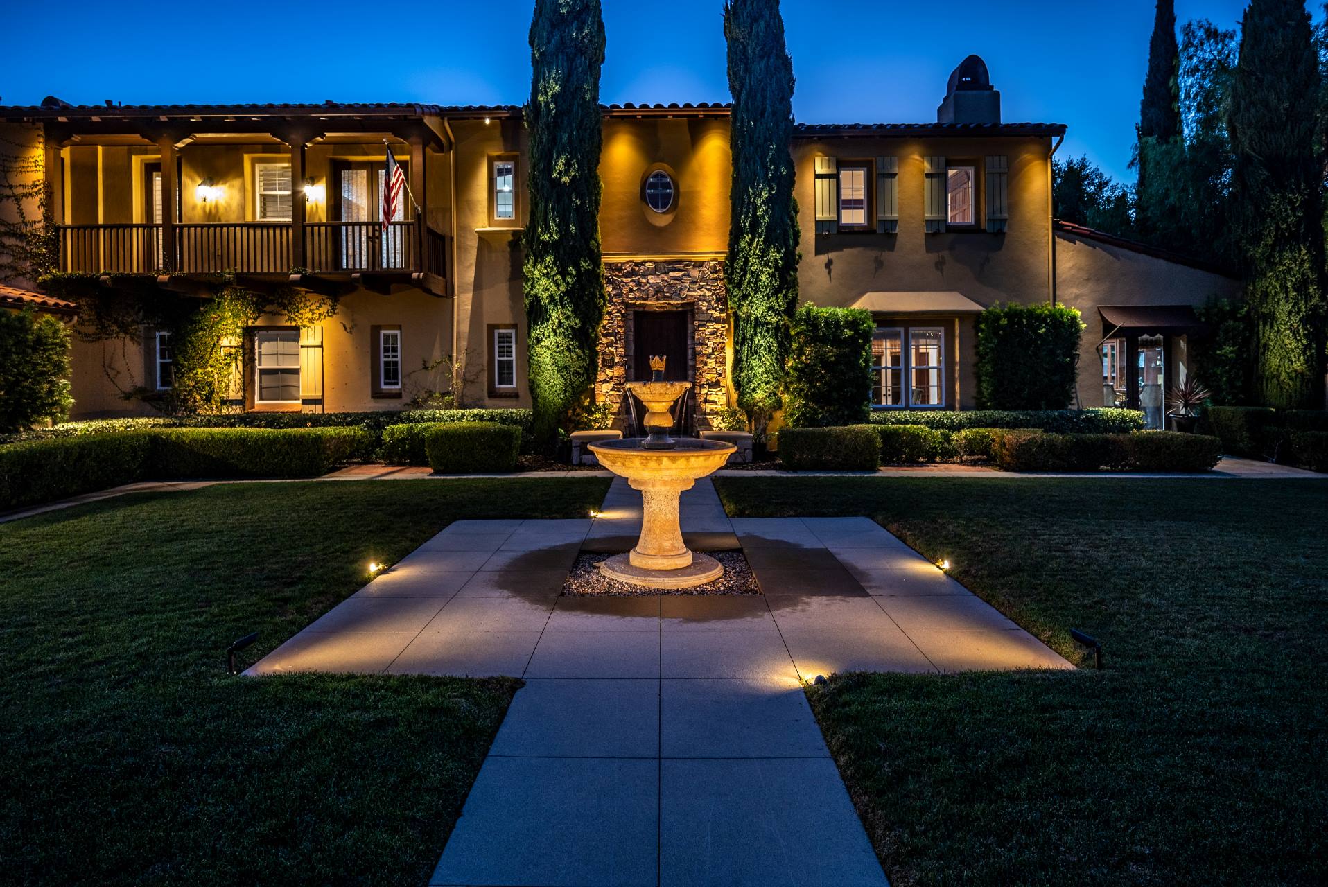 Coronado Landscape Lighting - Pathway, Pool, Trees | Lighting Distinctions